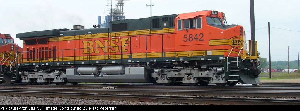 BNSF 5842